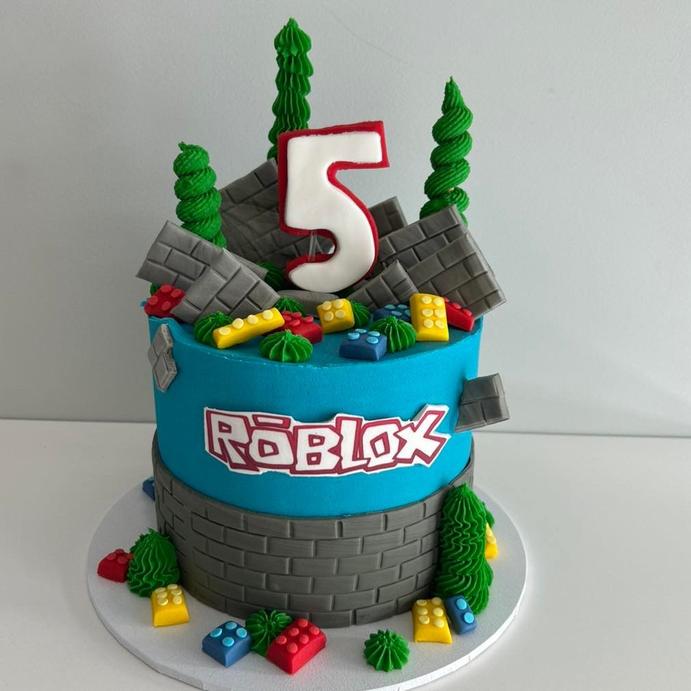 13 Roblox Birthday Cake Ideas to Make Your Party Epic 2026